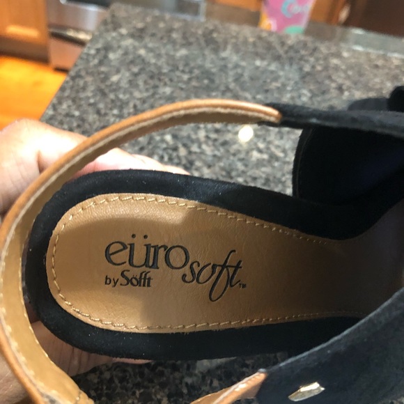 Eurosoft by Sofft | Shoes | Eurosoft Black Cognac Sandal | Poshmark